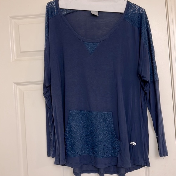 Marika | Tops | Marika Curve Workout Tunic Navy Blue Wlace Details ...
